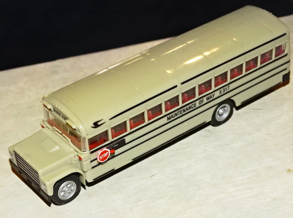 HO SCALE PLASTIC VEHICLES